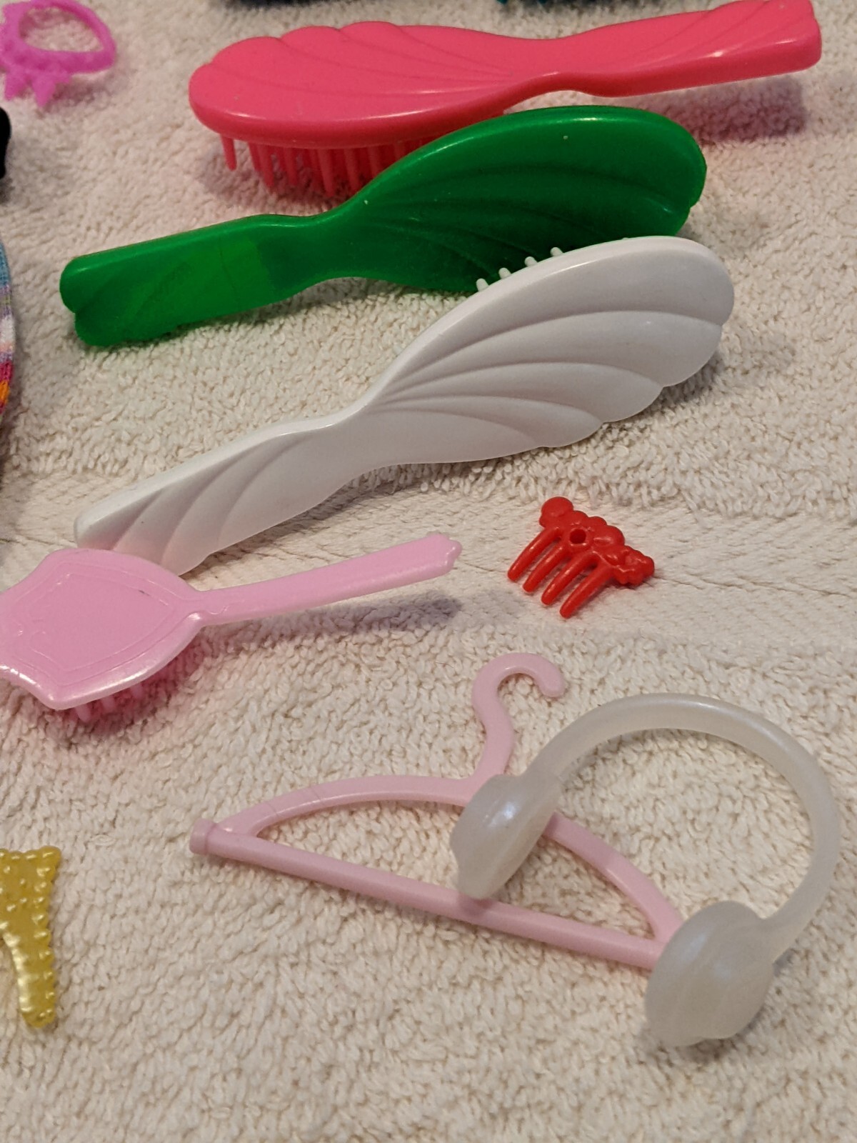 Barbie Doll Accessories Hat, combs, Jewelry, Purses, Luggage Mixed Lot ...