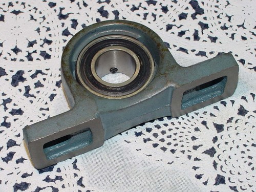 Peer P205, Pillow Block Bearing, FHSP205-16G, Two-Bolt Base, 1.0000 in ...