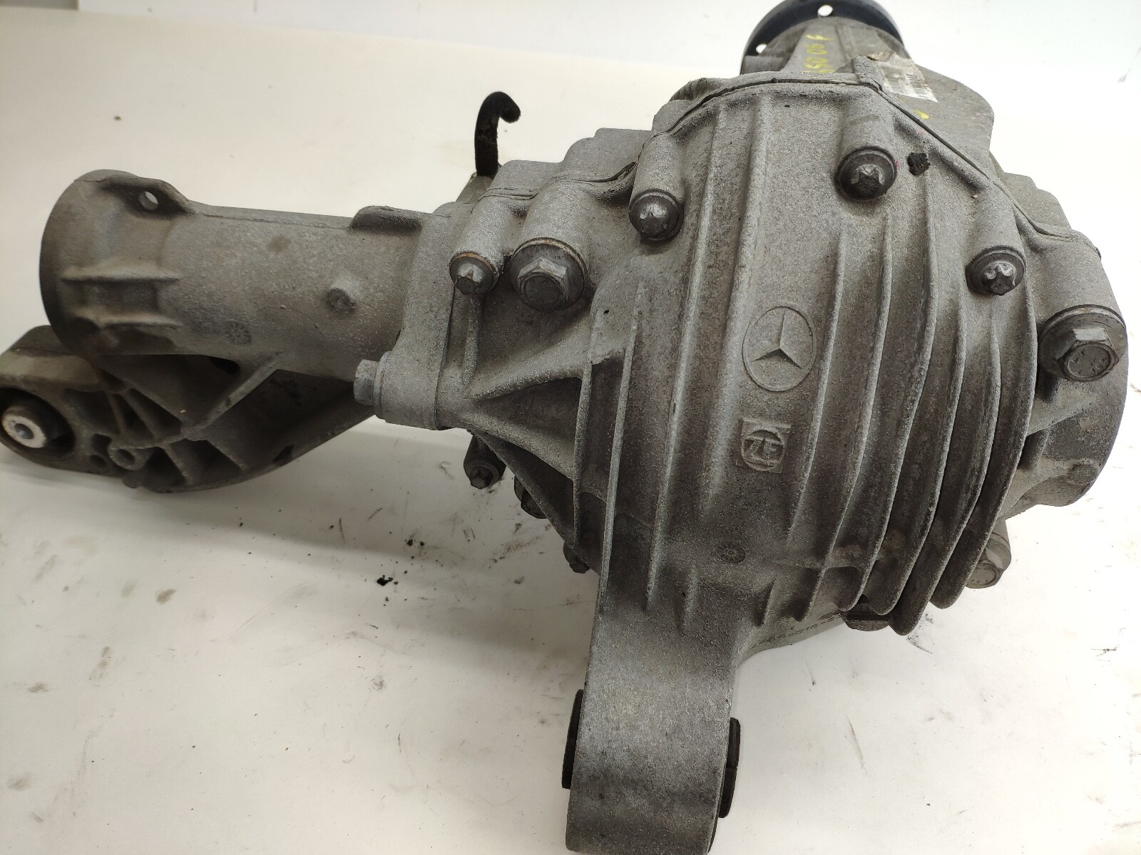 Mercedes W251 W164 R350 ML350 Front Differential Axle Housing ...