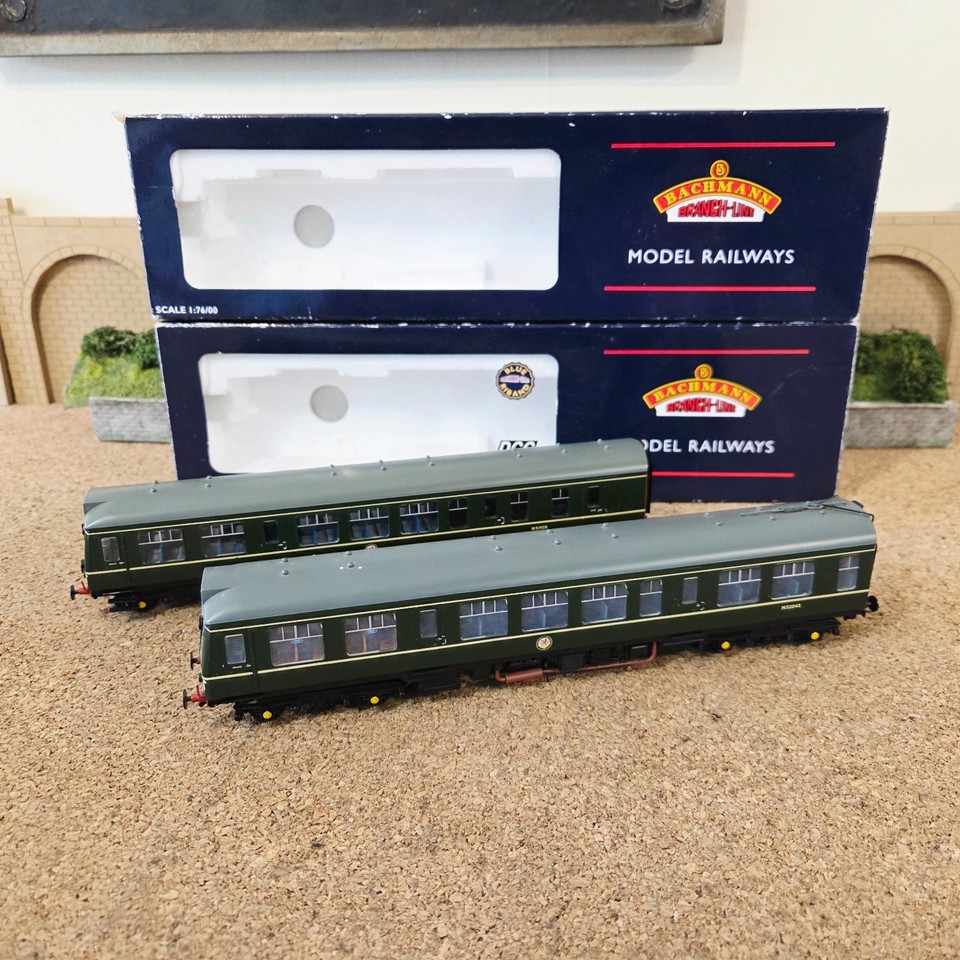 BACHMANN OO GAUGE 32-900A CLASS 108 2 CAR DMU BR GREEN with WHISKERS ...