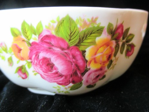 FINE BONE CHINA COTTAGE ROSE BY TAIWAN PINK & YELLOW ROSES DRESSER ...