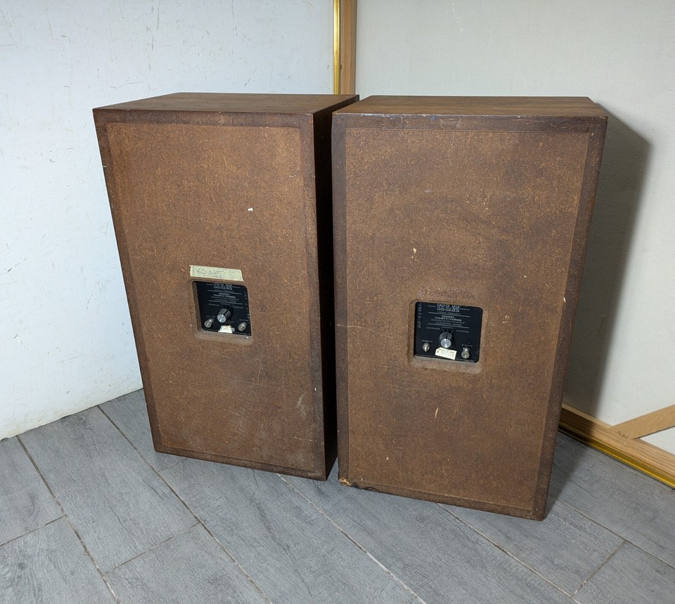 KLH Model Thirty Three 33 Speakers | Vintage | Pair | 33 | Stereo