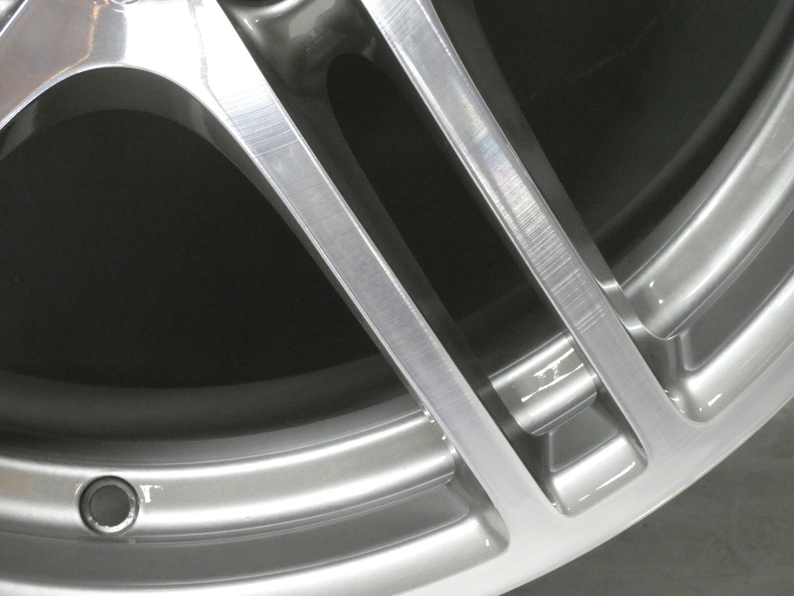 One+BMW+18%22+M+Double+Spoke+Alloy+Wheel+1+E87+313+313m+Genuine+Rear+8 ...