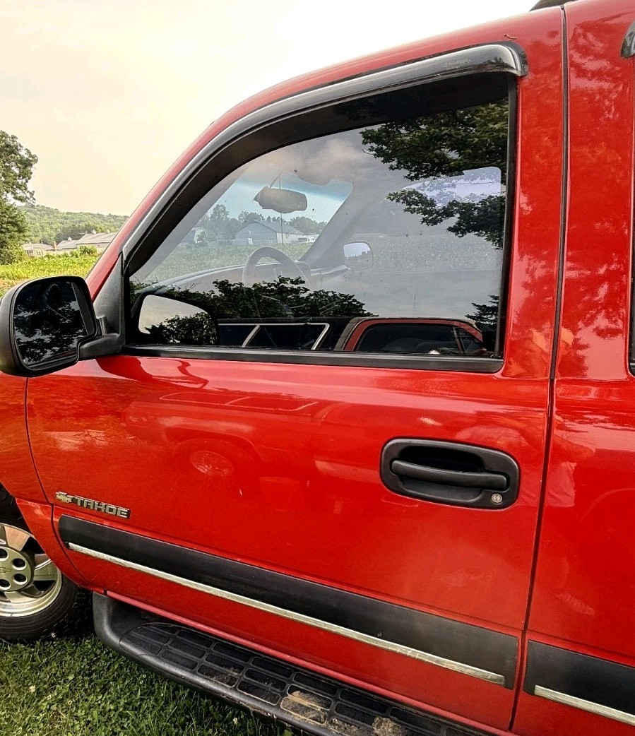 2000–2006 Chevy GMC Truck SUV GMT800 Driver Front Left Door Red OEM ...