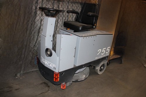 Tomcat 255 Micro-Gleam UHS Ride-On Floor Scrubber/Burnisher | eBay