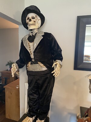 Gemmy Life Size 5’ Singing Dancing Skeleton Animatronic -working no ...