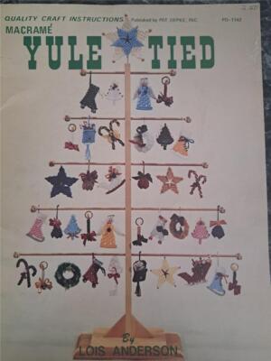 YULE TIED CHRISTMAS MACRAME PATTERN BOOK ORNAMENTS SLEIGH BELLS ...