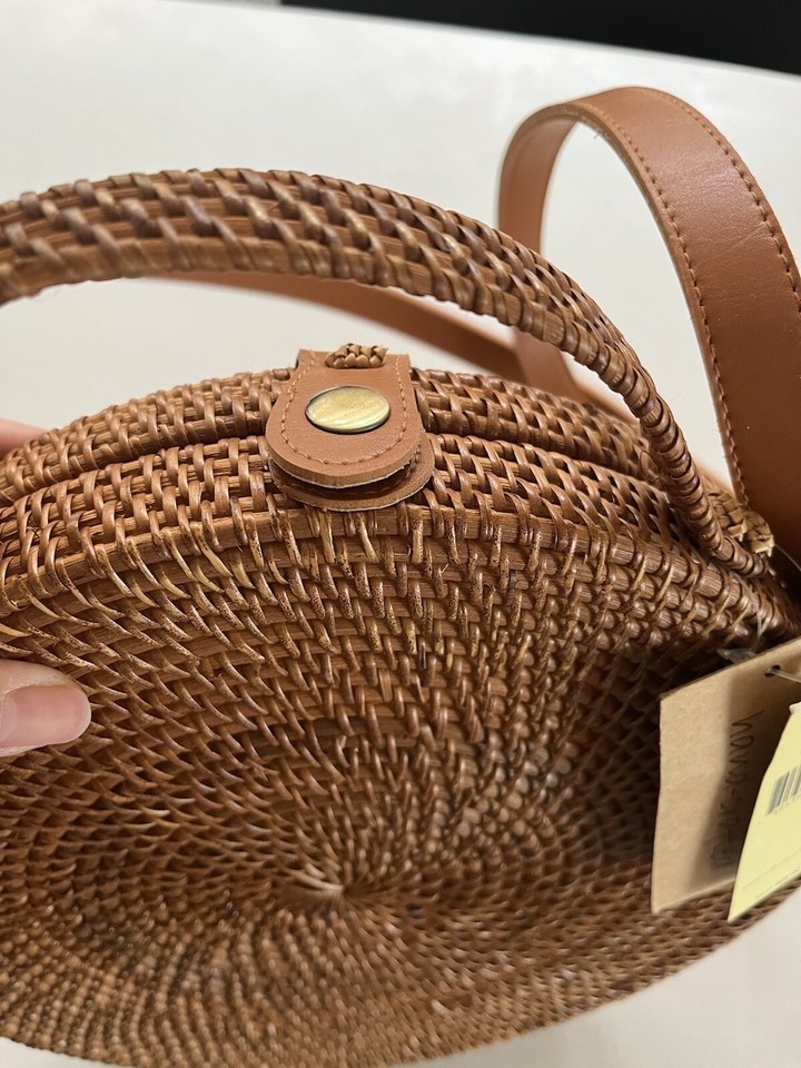 Collection Eighteen Womens Bamboo Circle Hand Crafted Shoulder Purse ...