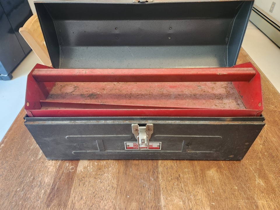 Vintage Master Mechanic Gray Metal Tool Box 7x8.5x19 inches, Made in U ...