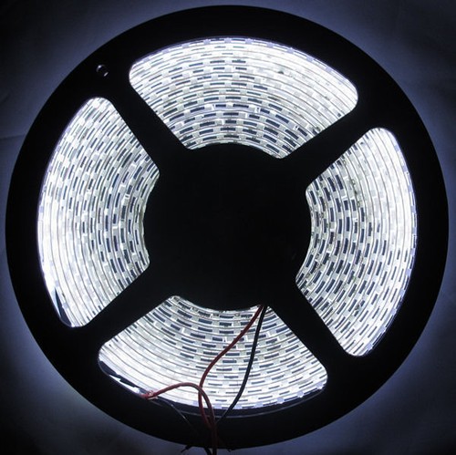 Waterproof 5M 3528 600 LEDS Cool White DC 12V SMD LED Strips Led Strip ...