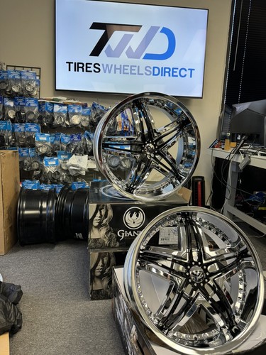 4 Chevy SSR Staggered 20x8.5 and 22x9.5 Gianna Blitz Chrome wheels 6x5 ...