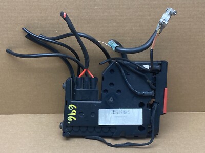 2011-2013 MERCEDES E350 WAGON POSITIVE BATTERY TERMINAL CABLE BOX OEM ...