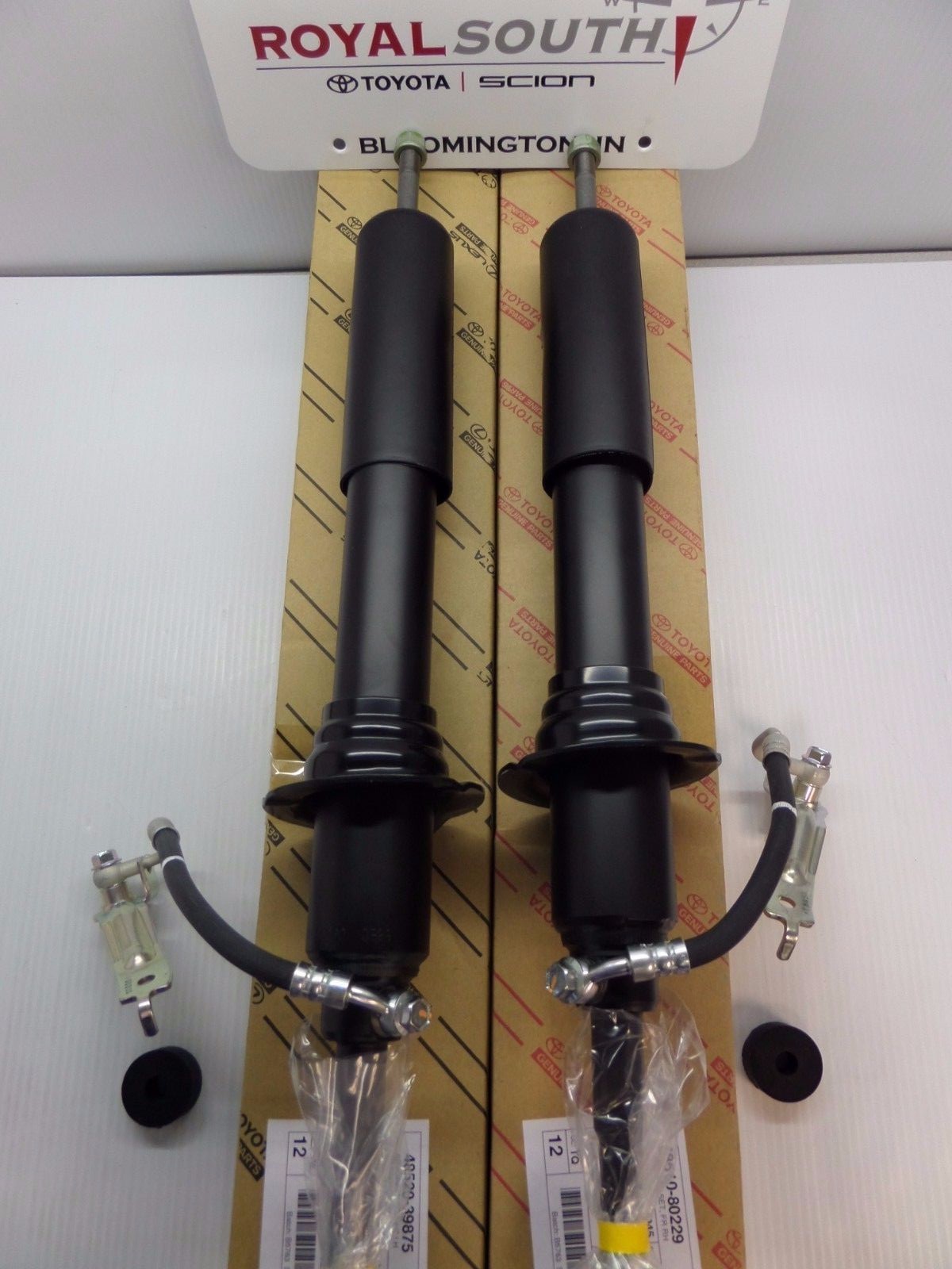 Toyota 4Runner 2003 - 2009 4wd Front Shocks Set W/ REAS Genuine OEM OE ...