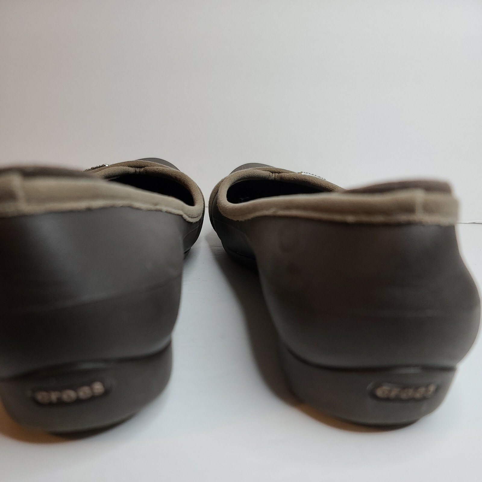 Crocs Brown Enclosed Toe Kaela Slip Resistant Flats - Gem