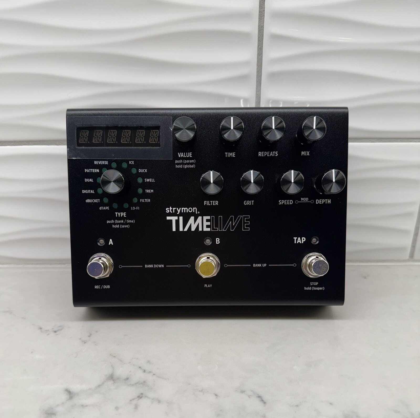 Strymon TimeLine Multidimensional Delay Pedal - Midnight Edition, mint ...
