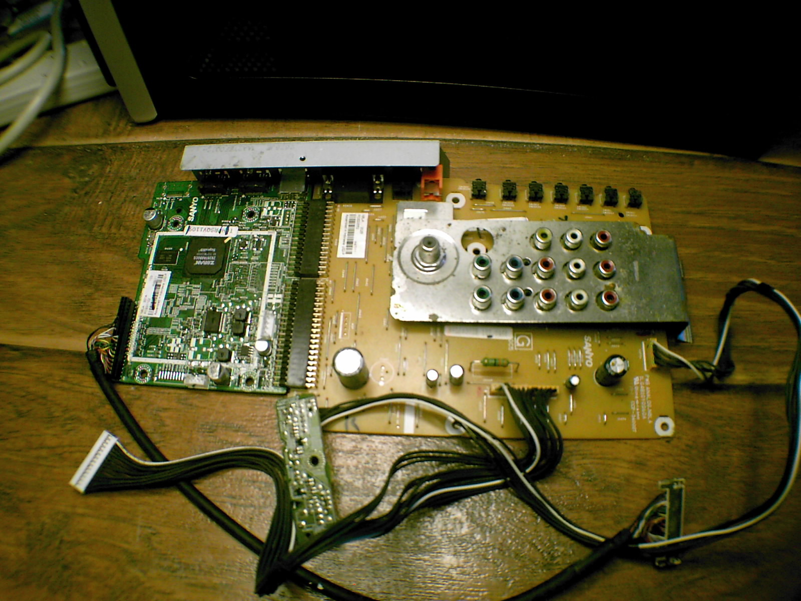 Sanyo 32" DP32640-11 1LG4B10Y0960A N8LA LCD Analog Board Unit ...