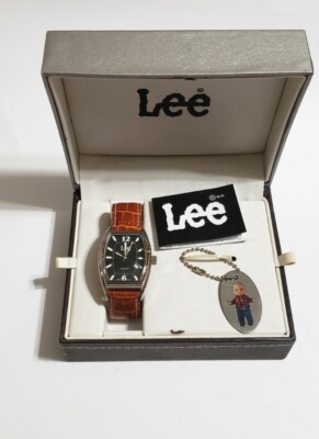 NEW! Lee Men’s Watch Box Dog Tag SR626 029 NEW BATTERY Leather Vintage ...