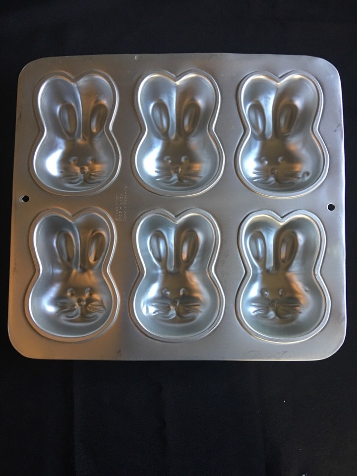 Pair Of Wilton Bunny Aluminum Cake & Cupcake Pan #2105-9408 & 2105-4426 ...
