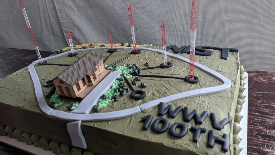 N Scale Pre-Painted Radio Tower Transmission Tower (111) | eBay