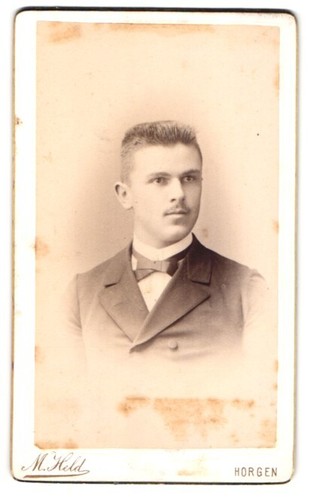 Fotografie M. Held, Horgen am Zürichsee, Eleganter Herr mit ...