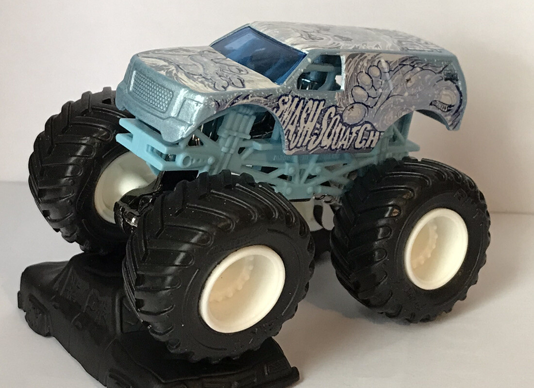 Hot Wheels Monster Jam Smash-Squatch Ice Custom 1:64 Truck Rare HTF ...