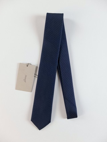 BRIONI solid navy blue hand made skinny silk tie authentic NWT Italy ...