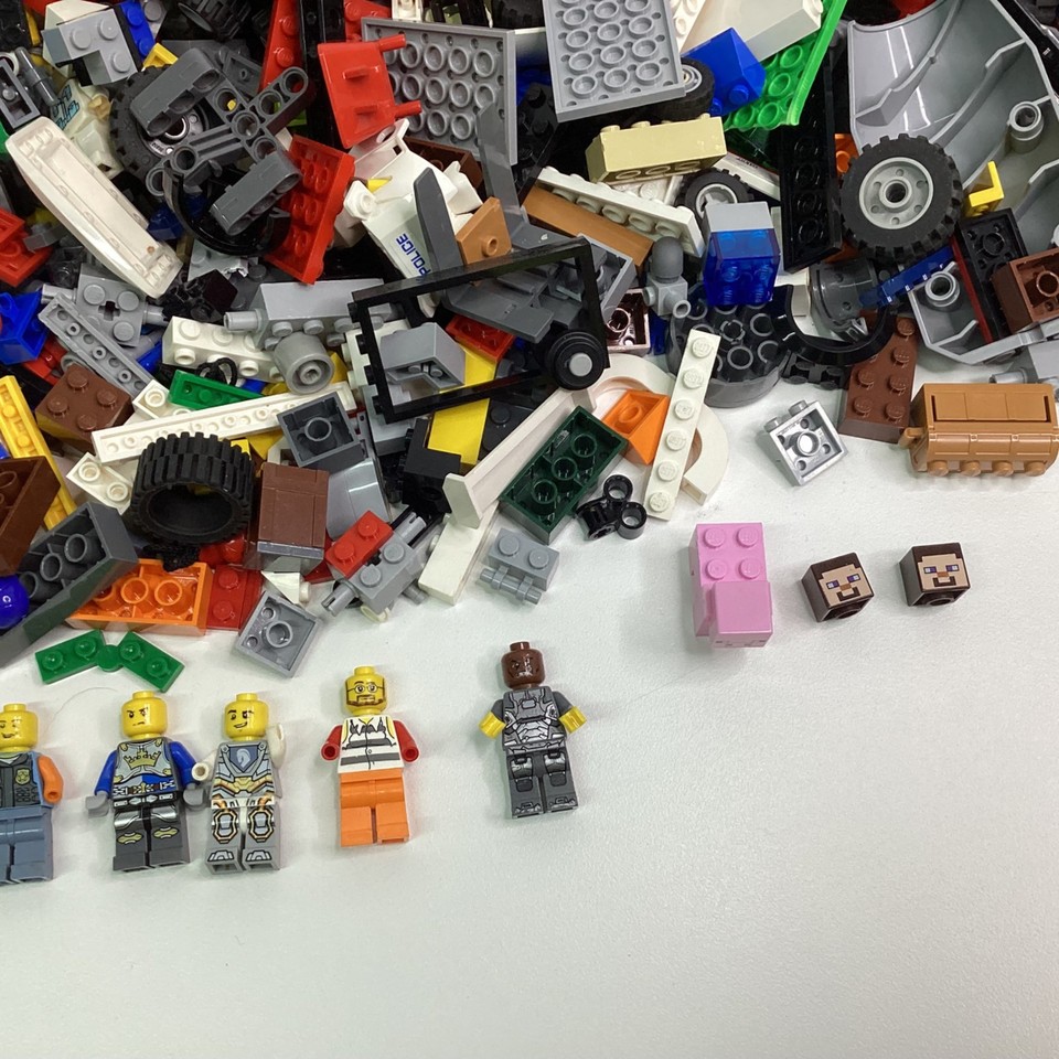 4.8kg Mixed LEGO Partial Builds, Loose Pieces, Minifigs Incl. Minecraft ...