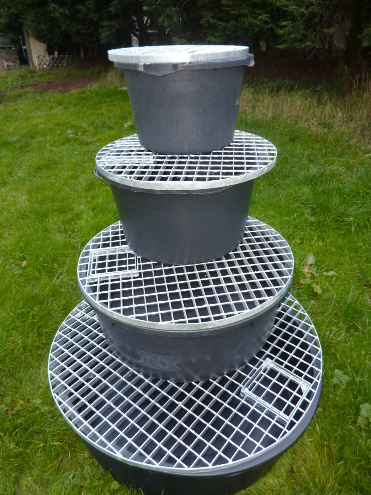 WATERFEATURE SUMP RESERVOIR BUCKET &GALVANISED STEEL GRID HEAVY DUTY ...
