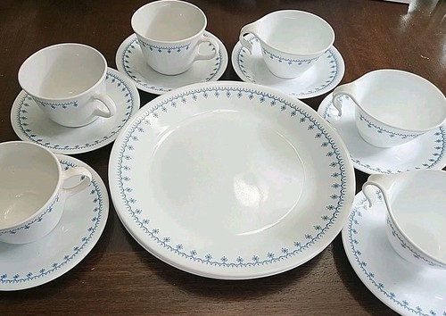 Vintage 17 Piece Corelle Dinnerware Set Blue Snowflake Pattern NICE ...