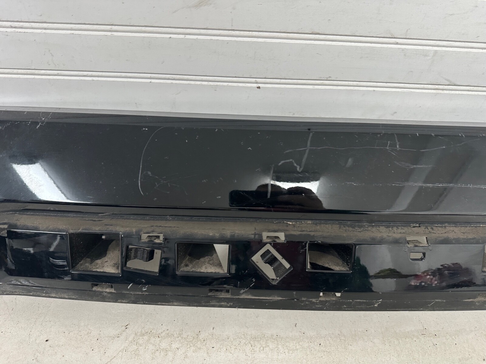 2021-2023 GMC Yukon Rear Lift Gate Upper Molding W/O Emblem | 080316510 ...