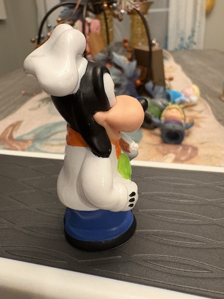 Chef Goofy Little People Fisher Price Disney Toy Figure Baker 2014 ...