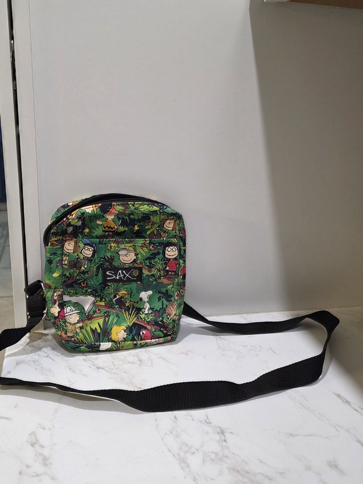 SAX Peanuts-themed mini backpack Super Cute Excellent Cond Snoopy ...