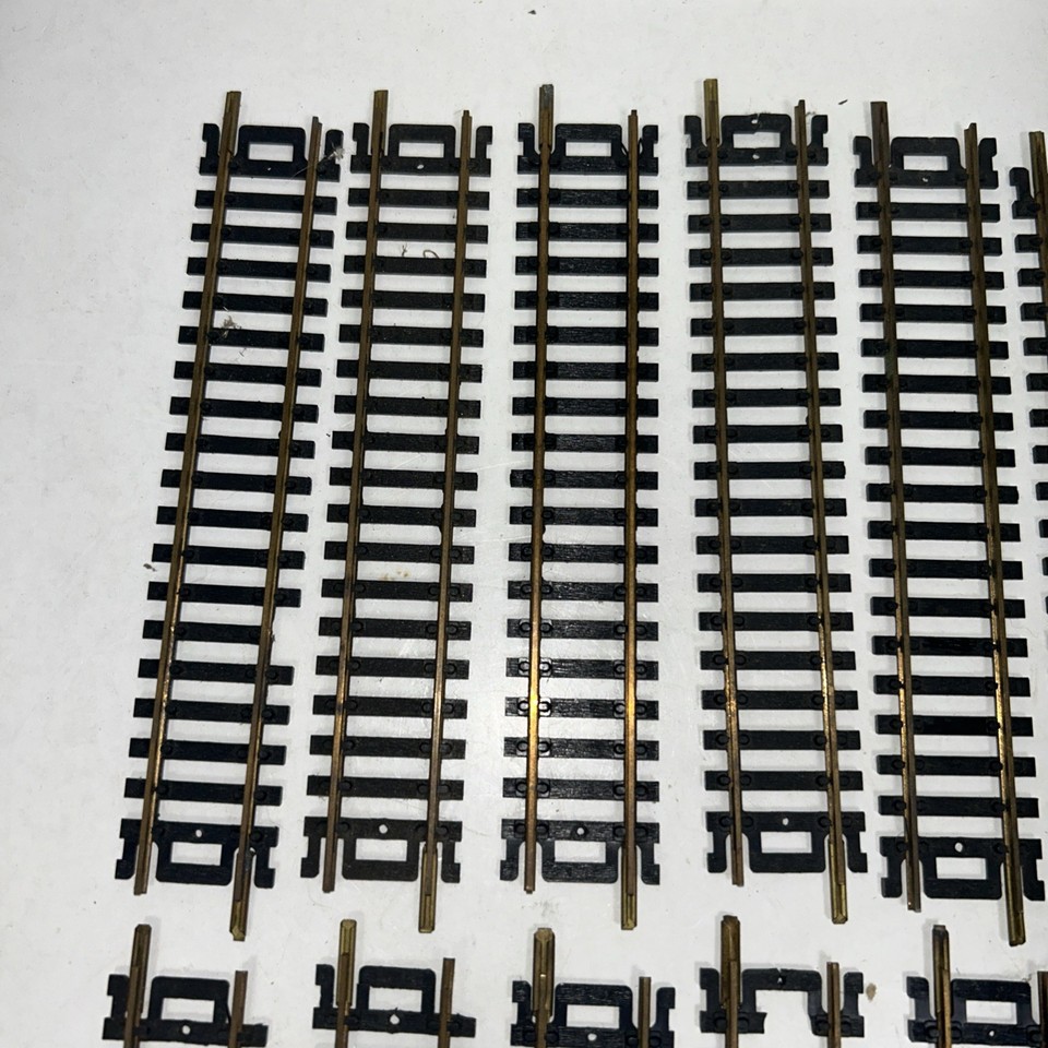 16 pieces, Atlas HO Track 6” Straight Snap Track Brass Code 100 Rail w ...
