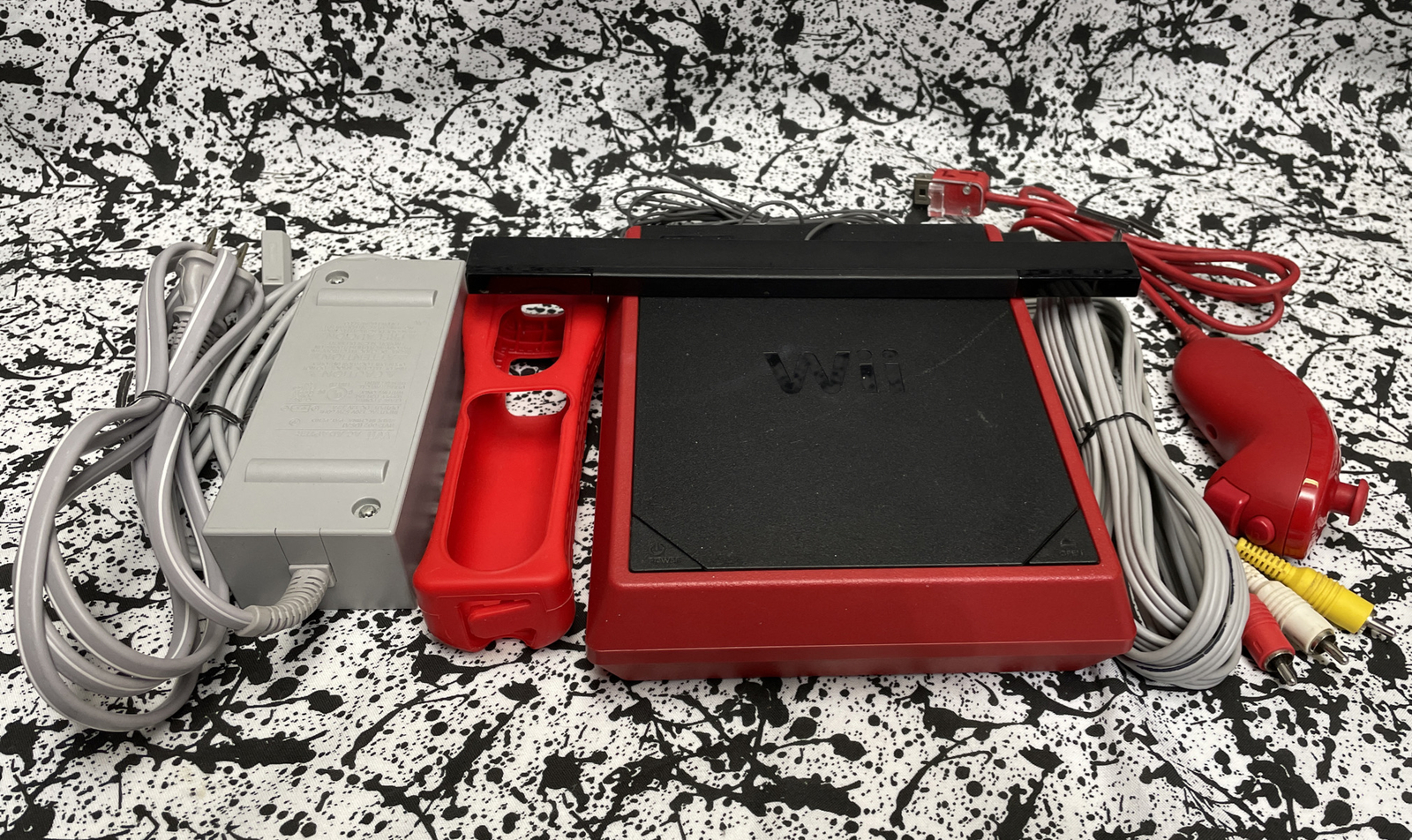 Nintendo Wii Mini Red RVL-201 w Nunchuck & Power + Video Cords - Tested ...