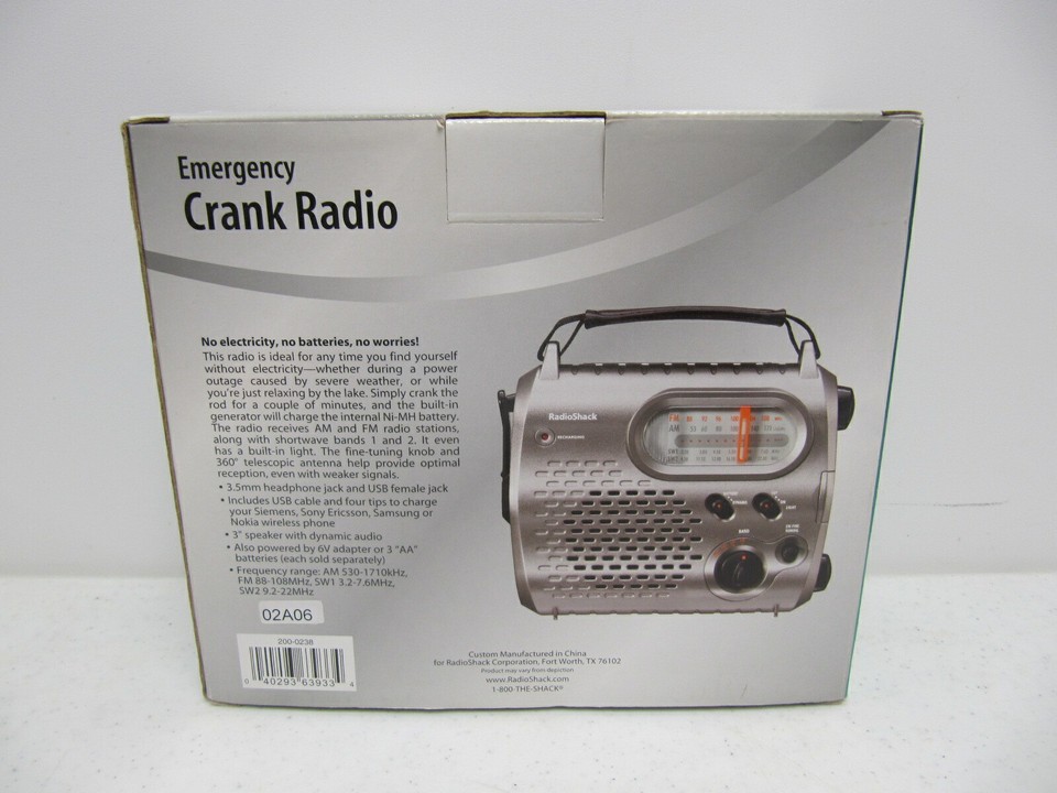 Radio Shack 20-238 Emergency Crank Radio Flashlight Generator powered ...