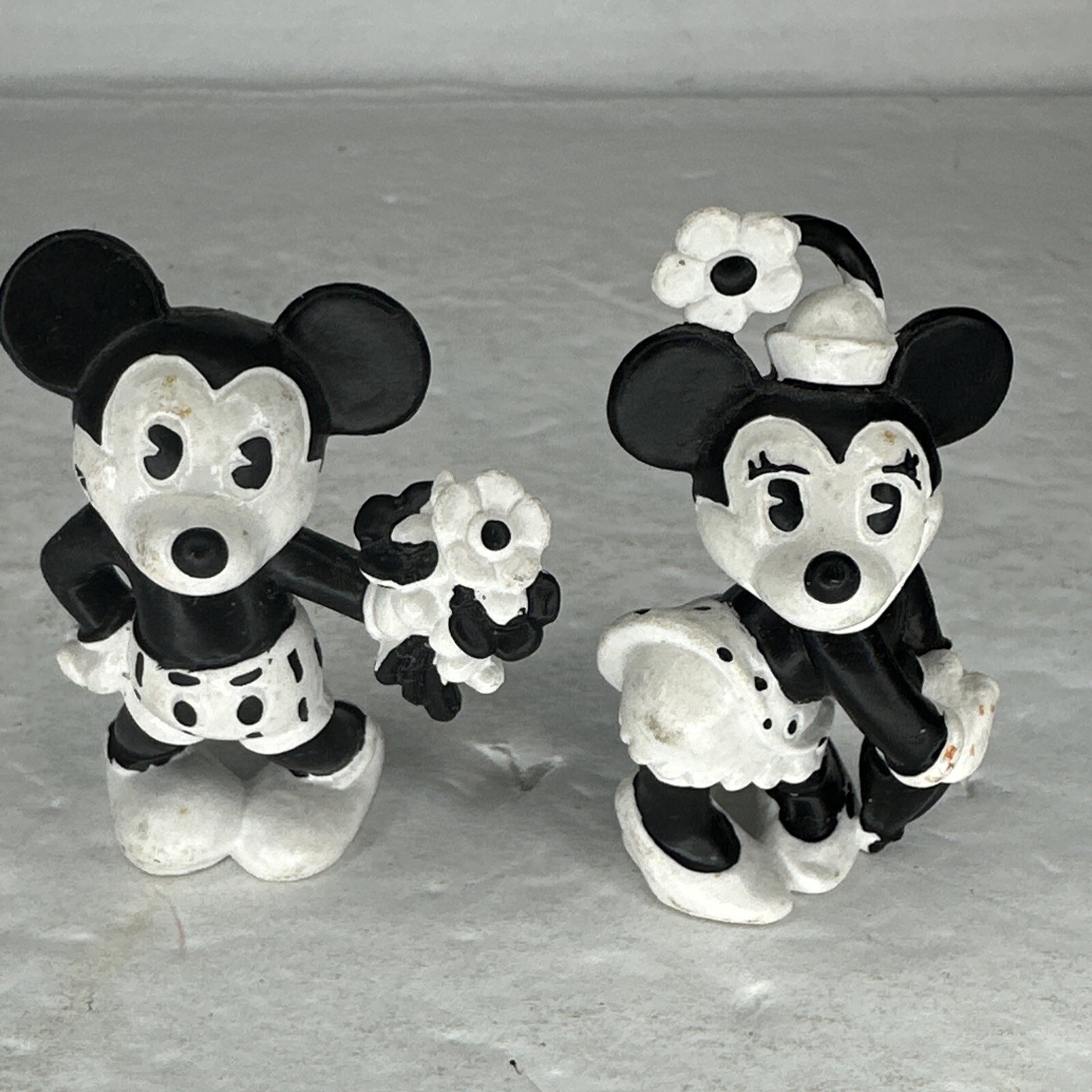 1985 Classic Mickey Mouse 1.5" Mickey and Minnie Black & White Figure ...