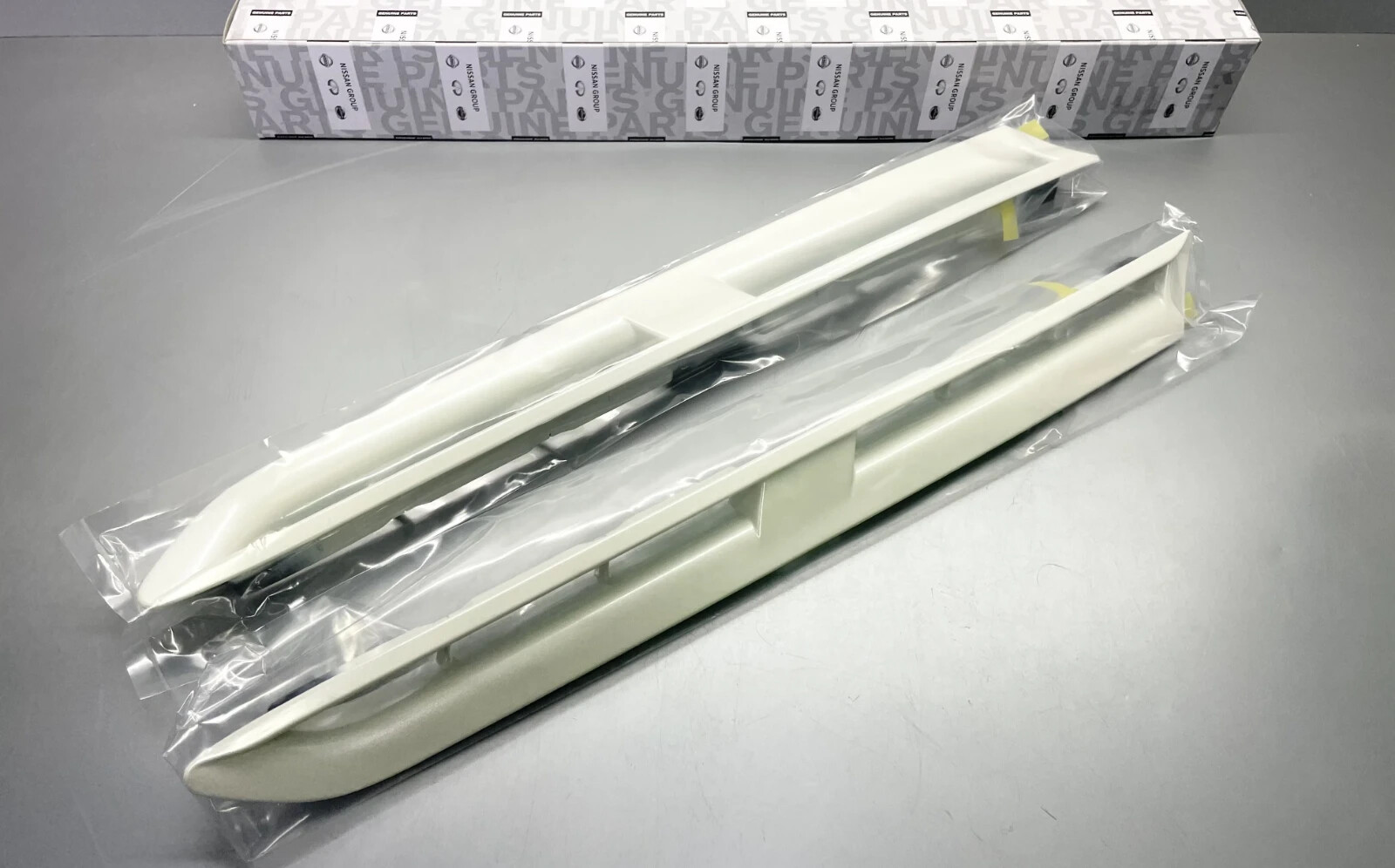 Genuine Nissan R35 GT-R GTR Front Fender Ducts Pair Left/Right QAB ...