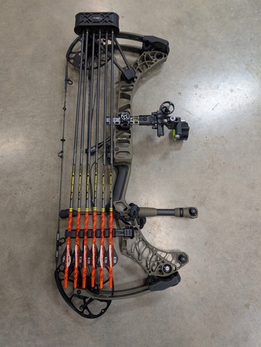 USED Mathews V3 27, RH, 25"-29.5", 60-75lbs, Ambush Green, fully set up ...