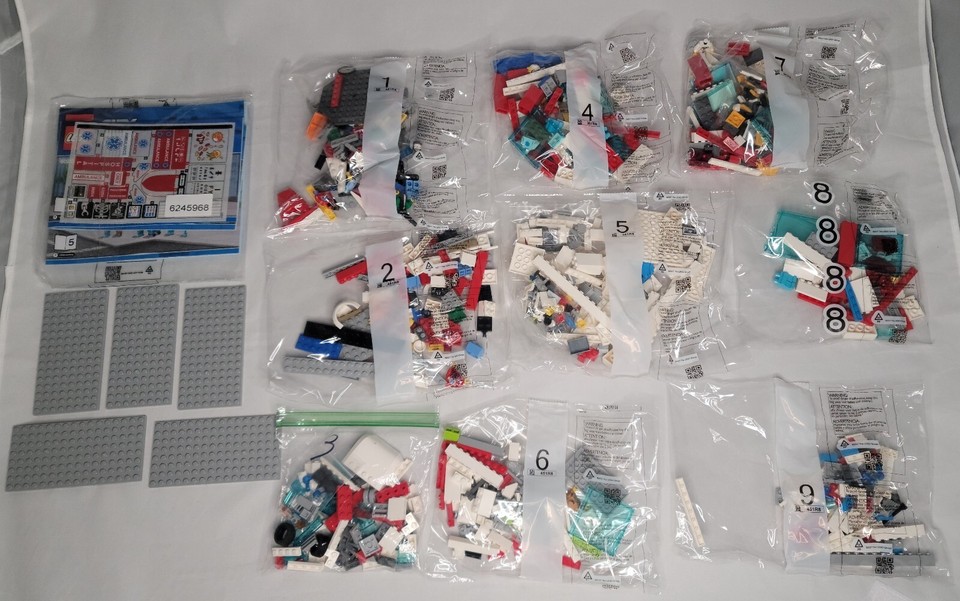 LEGO 60204 City HOSPITAL NO BOX SEALED packs except #3 READ Description ...