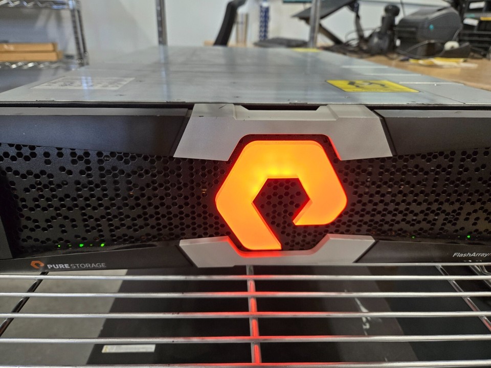 PureStorage FA-M20 pure storage M20 flash array FlashArray R2 ...