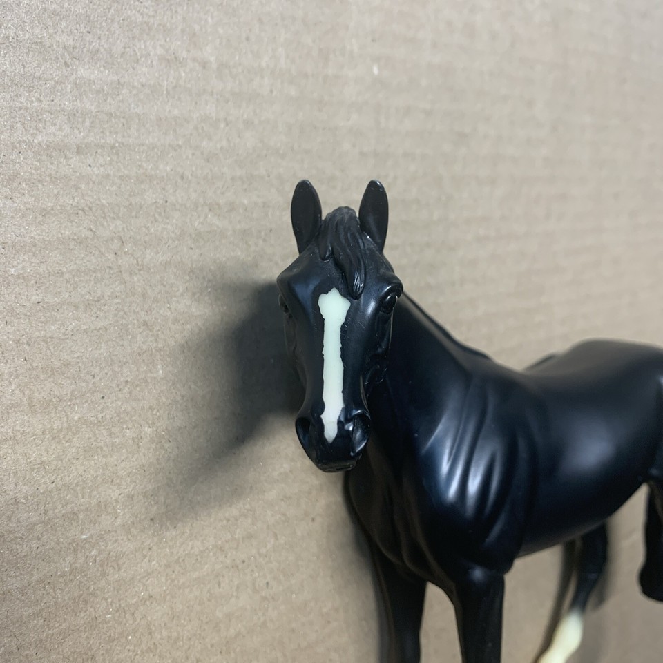 Breyer Show Thoroughbred Black Classic Horse Model #935 Retired | eBay