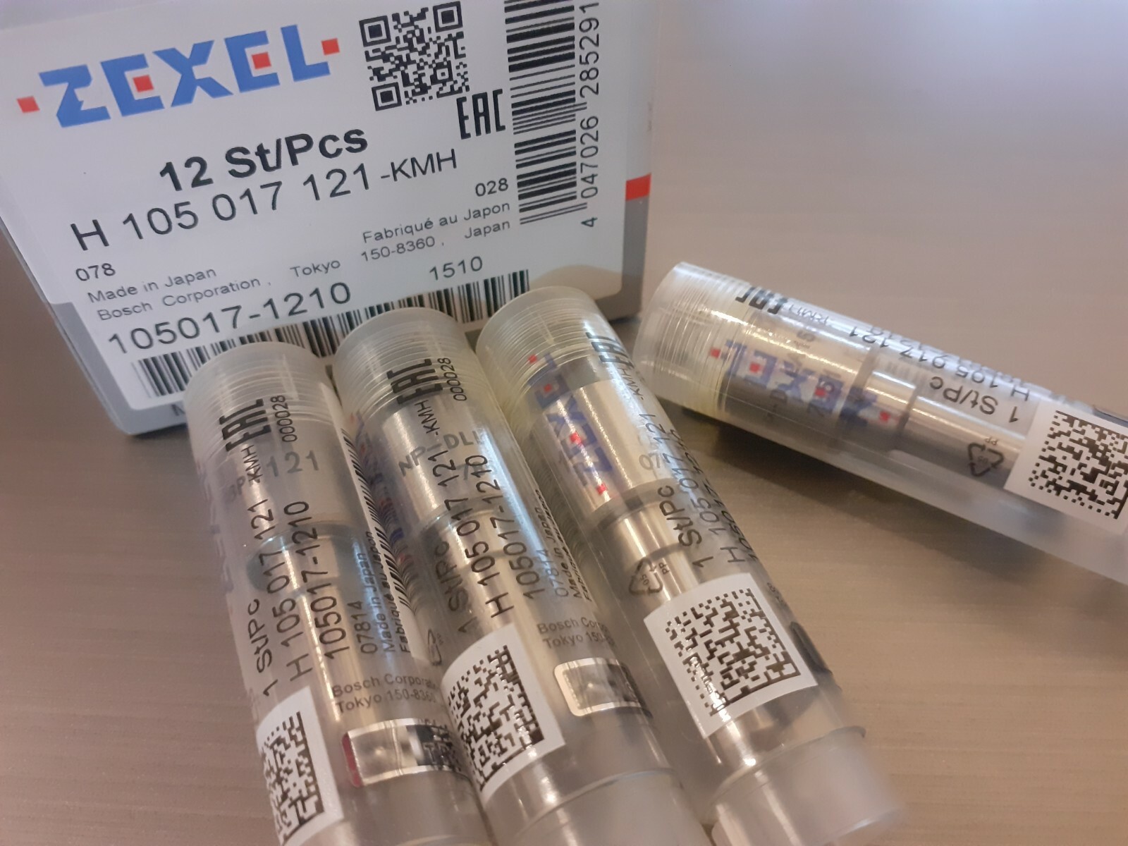 Genuine Isuzu Elf 4HF1 Fuel Injector Nozzles DLLA156PN121 / 105017-1210 ...