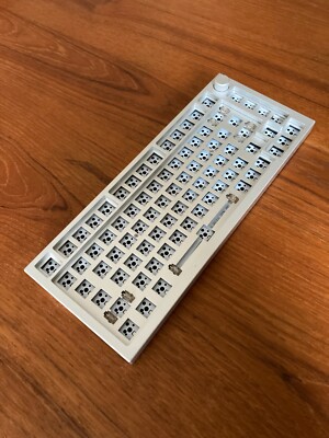 FOR PARTS Glorious GMMK Pro Barebone Wired Keyboard - GLO-GMMK-P75-RGB ...