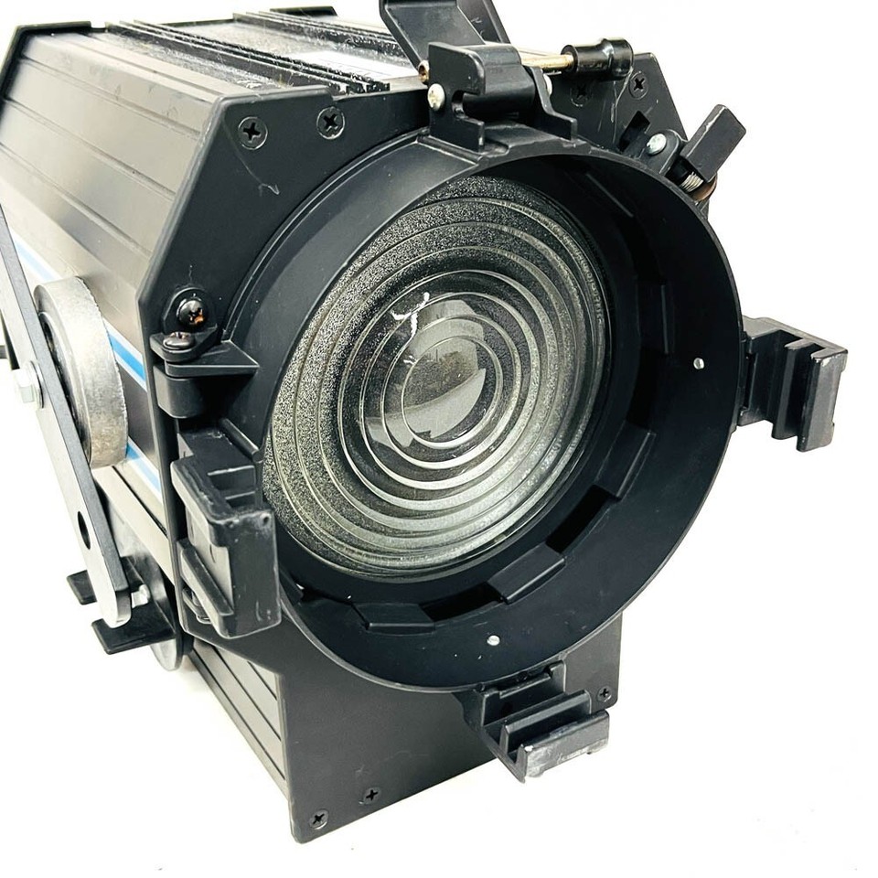 Leviton Colortran 1 kW TV Fresnel 100-515 Spot Studio Light 1000W ...