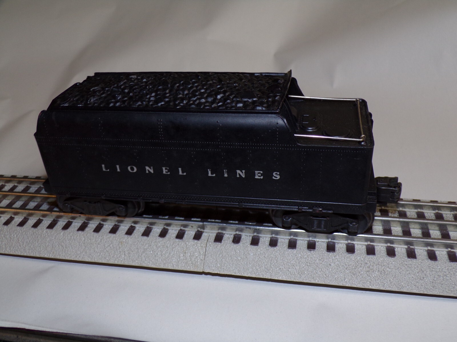 Lionel Vintage 6466wx whistle tender complete clean & works great ...