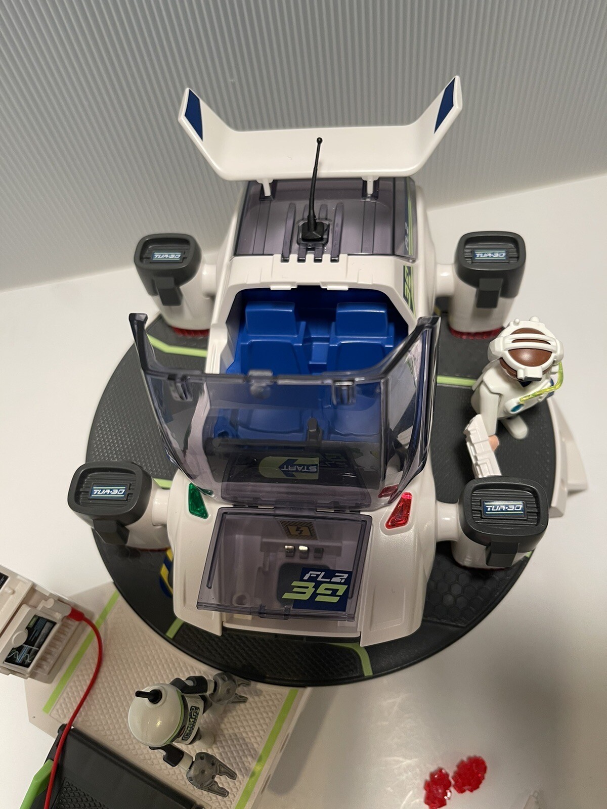 PLAYMOBIL 5150: E-Rangers Turbojet w/ Startstation Ramp 100% complete ...