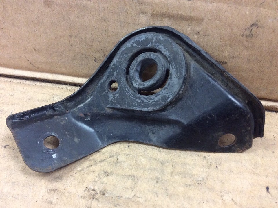 88 89 90 91 Civic, CRX Right Radiator Upper Mounting Bracket One Piece ...