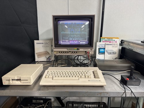 Commodore 64C, 1702 Monitor, 1541-II Drive, Okimate 10, Extras ...