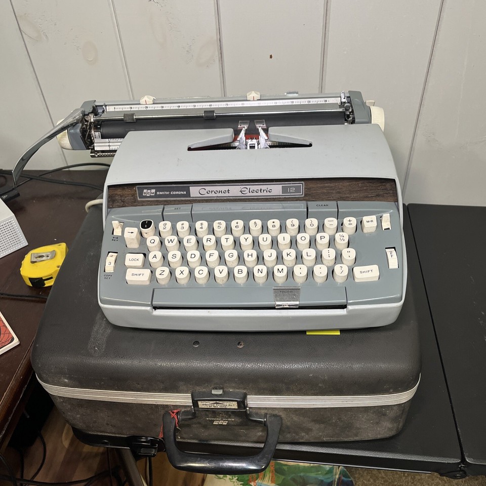 VTG Smith Corona Coronet Automatic 10 Electric Typewriter In Case Fully ...