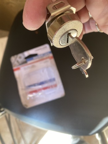 New Silver Cluster Mailbox Lock w Two Keys : Turns counter clockwise To ...